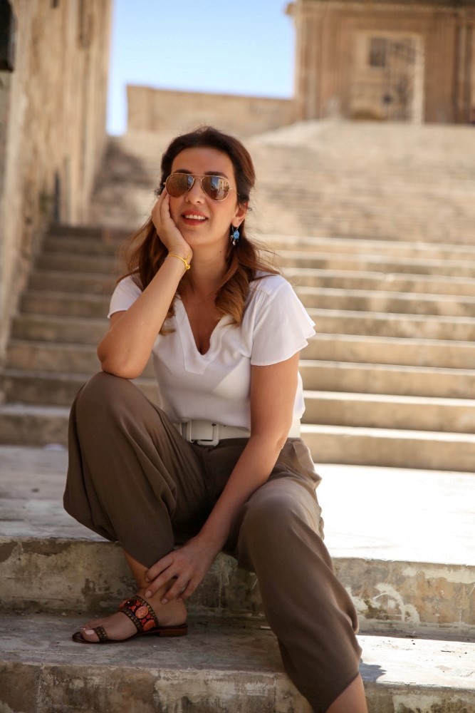 Yonca Lodi Mardin'de önce sahnede sonra sokaklarda rüzgar gibi esti ...